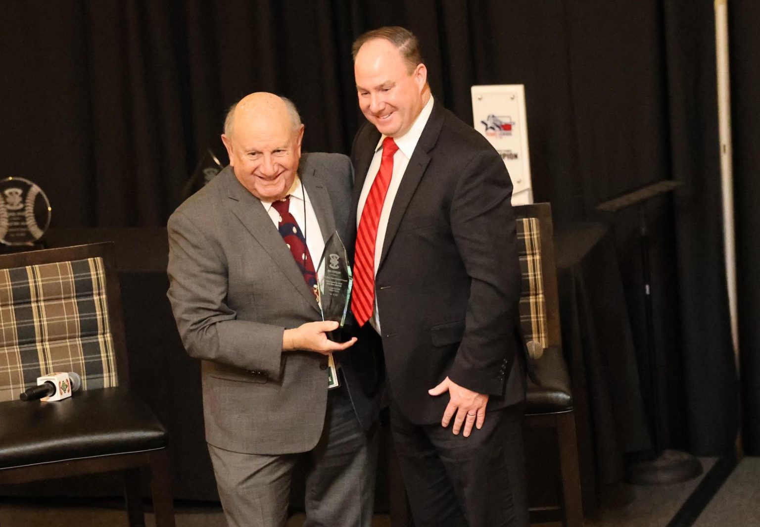 Myron Holtzman covered Ozzie’s famous homer — and chose the losing ...